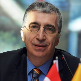 Galatasaray Ödülü Prof. Dr. Ahmet Gül’ün | Farmaskop